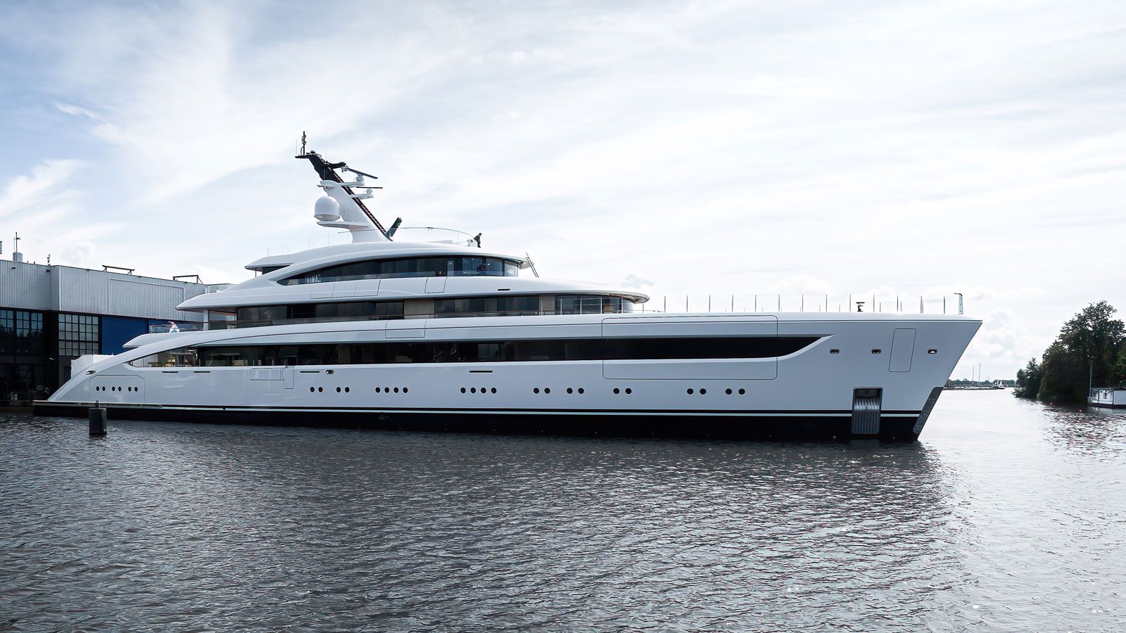 ALVIA yacht (Feadship, 75.7m, 2024)